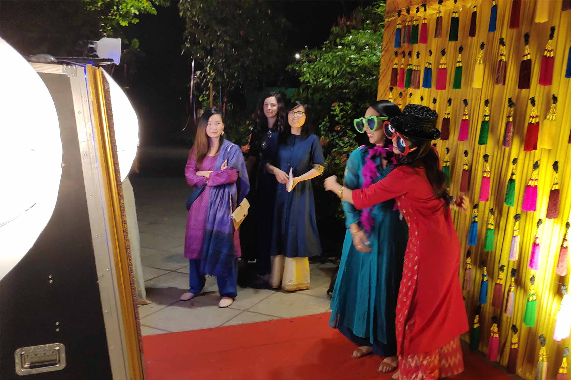 Photobooth Rental | Magic Mirror | 360booth | Hashtag | Bobble Heads